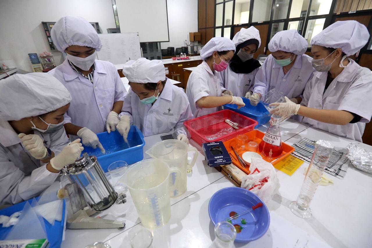 Prospek Kerja Lulusan Farmasi, Berbagai Pilihan yang Ada